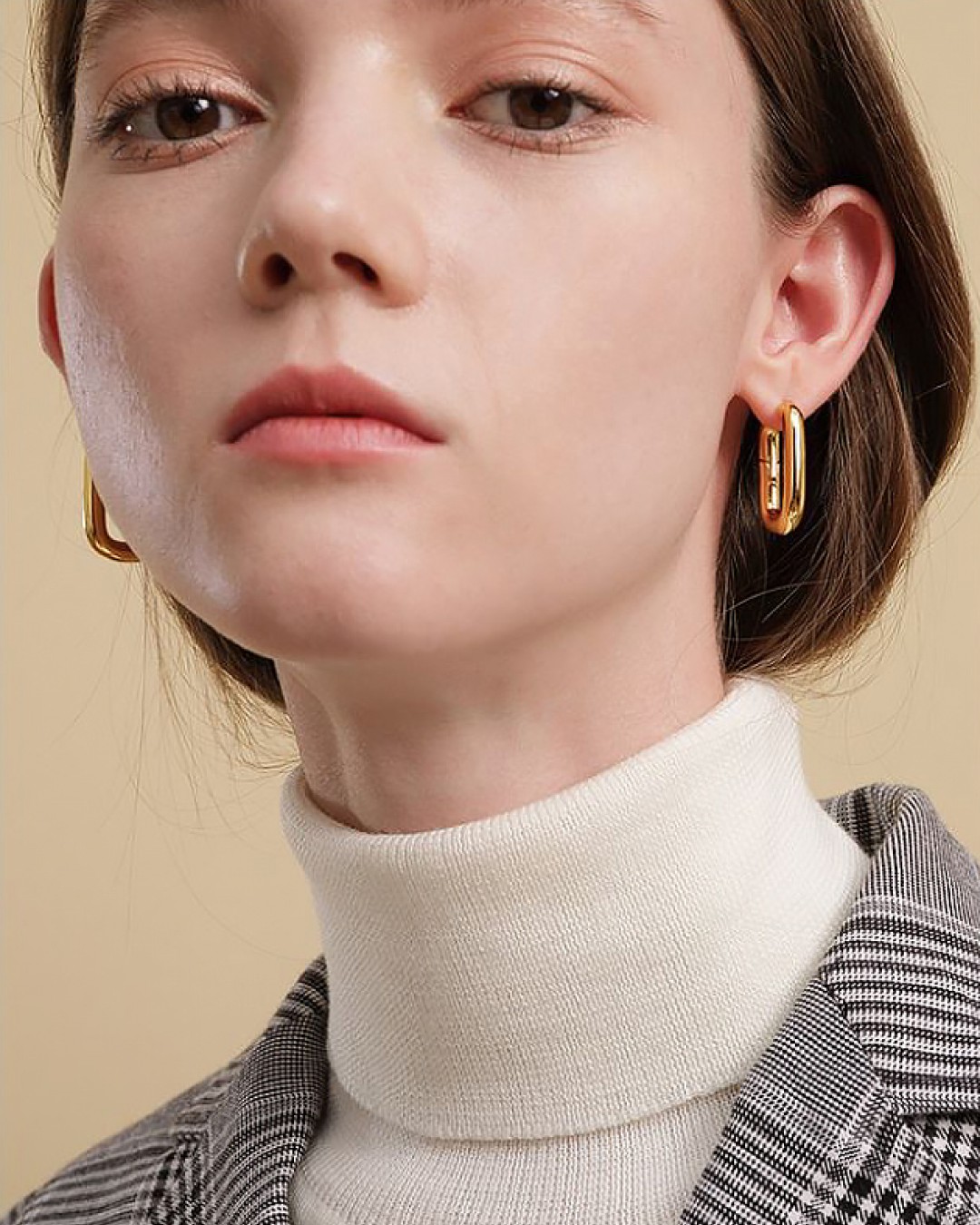 Ivy Gold U-Shaped Hoop Earrings | INXSKY